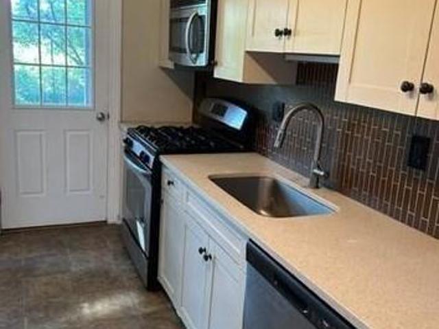 146 Blachley Rd #c, Stamford, CT 06904