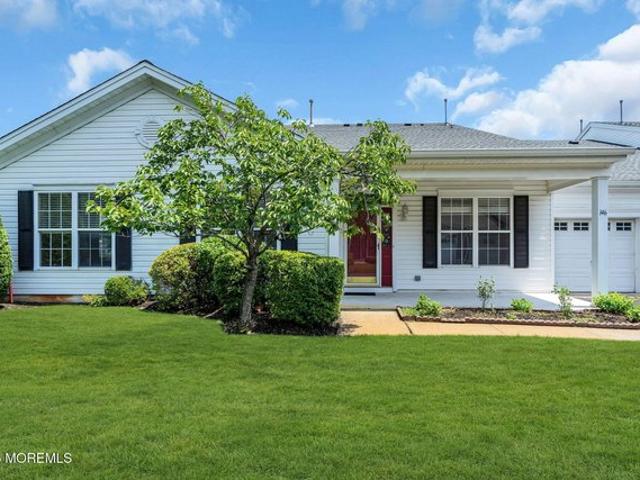 146 Greenlawns Dr, Lakewood, NJ 08701