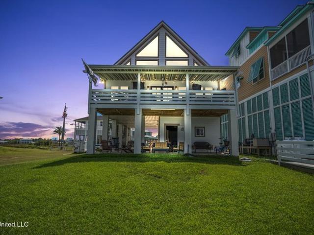146 Elaine Dr, Bay Saint Louis, MS 39520