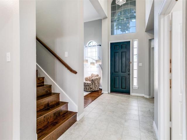 146 London Way