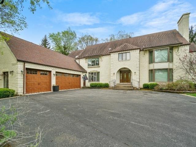 146 Lorraine Dr, Lake Zurich, IL
