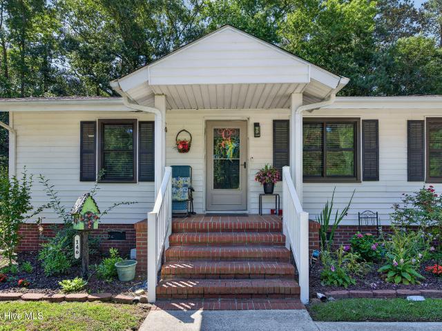 146 Lee Street