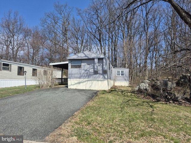 146 Mountain Village Dr, Macungie, PA 18062