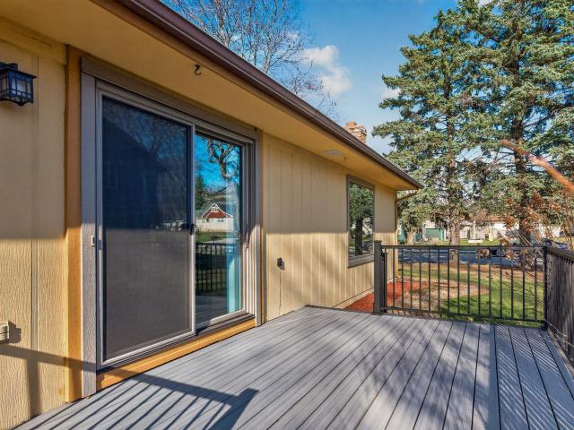 146 Moreland Avenue W