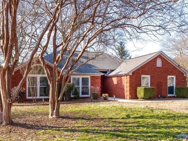 146 Manor House Dr, Huntsville, AL 35811