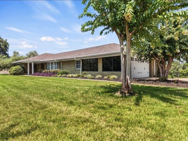 146 N Mountain St, Blue Mountain, MS 38610