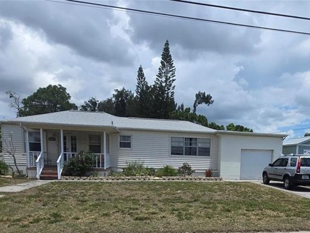 146 NE Madison Cir N, Saint Petersburg, FL 33702