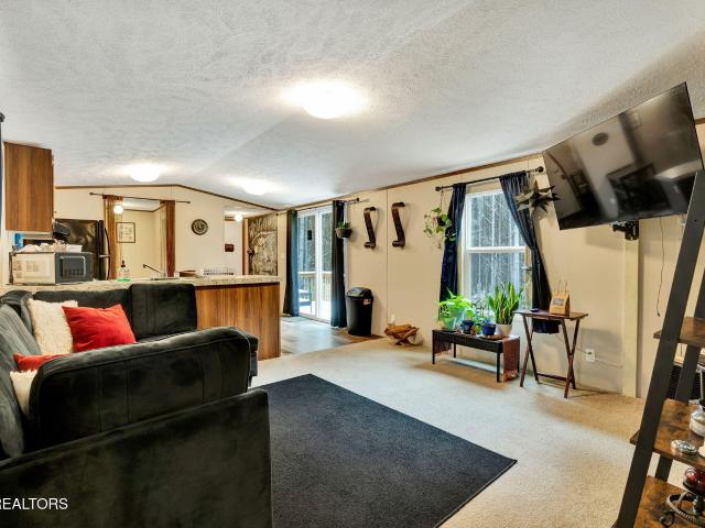 146 Snyder Loop Rd