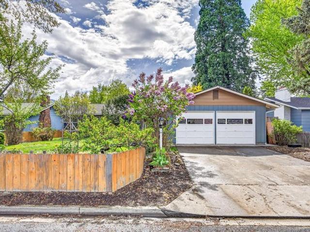 146 Sharon Dr, Phoenix, OR 97535