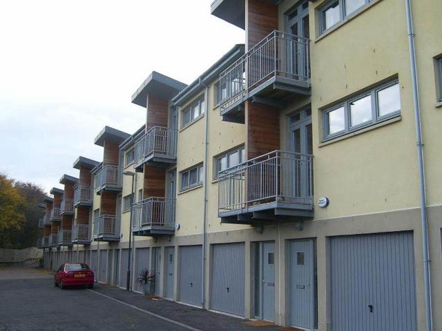 146 Slateford Road, Slateford, 4 bed house to rent £2,400 pcm £554 pw