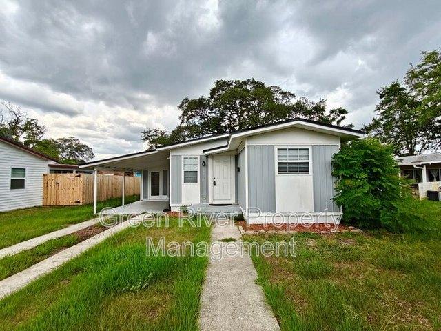 146 Phoenetia Dr, Saint Augustine, FL 32086