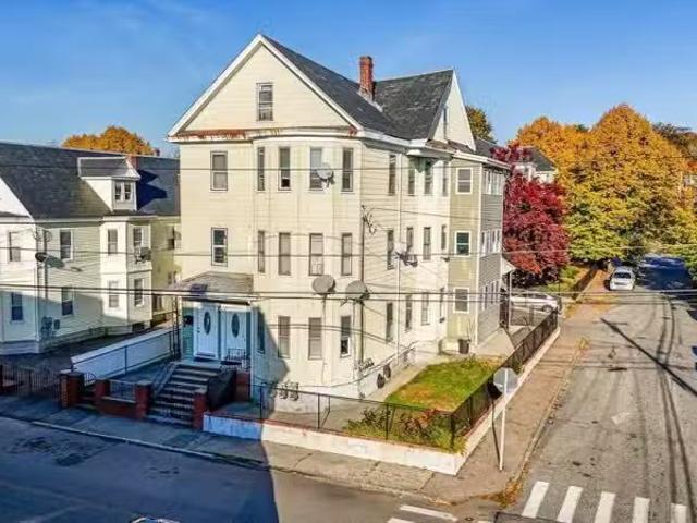 146 Pleasant St, Lowell, MA 01852