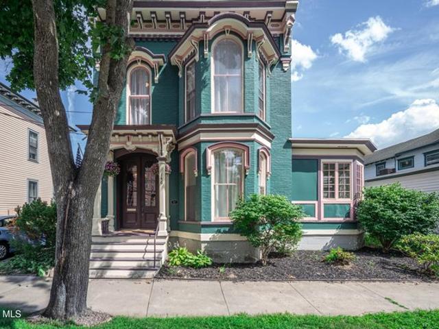 146 Regent St, Saratoga Springs, NY 12866