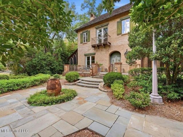 146 Ridge Dr, Jackson, MS 39216