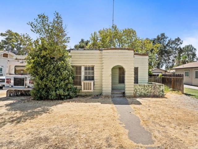 146 W 25th St, Merced, CA 95340
