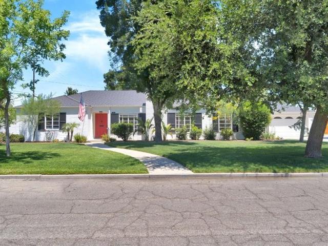 146 W Colonial Dr, Hanford, CA 93230