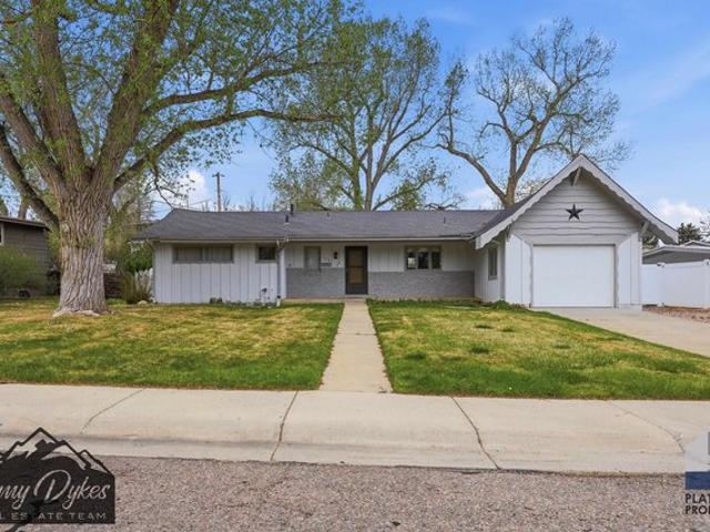 146 Valley Dr, Casper, WY 82604