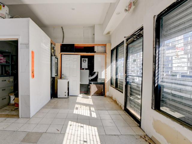 146 Van Winkle Ave # Store
