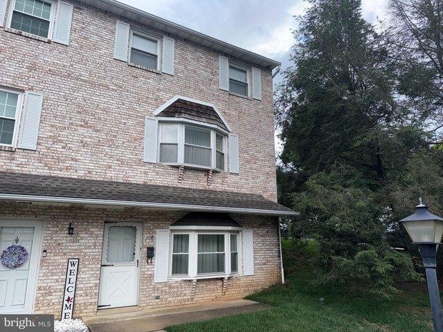 146 Village Dr, Boyertown, PA 19512