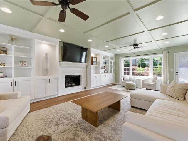 1474 Wood Thrush Way