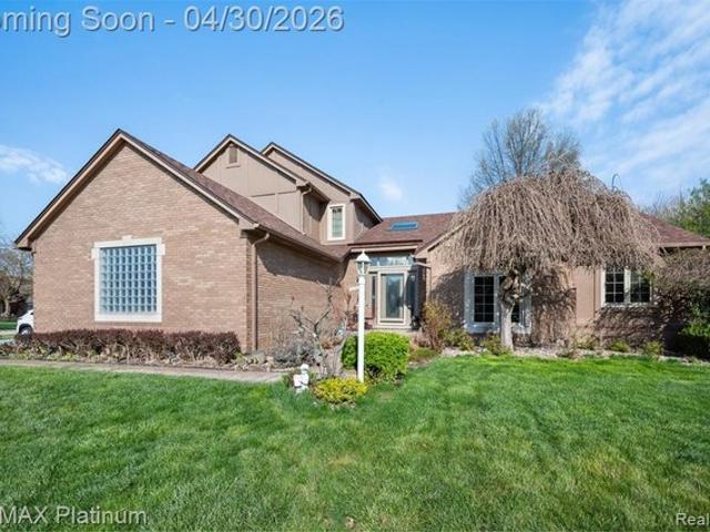 14751 W Ashton Ln E, Shelby Township, MI 48315