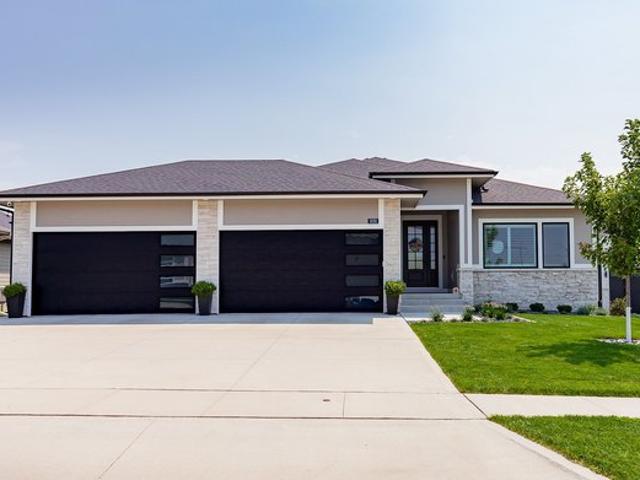 14752 Stonecrop Dr, Urbandale, IA 50323