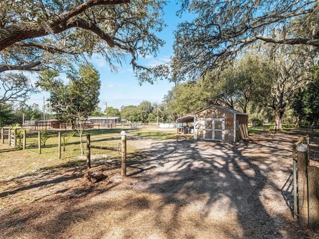 14755 SE 180th St, Weirsdale, FL 32195