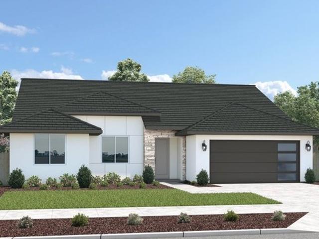 1475 N Oxford Dr, Porterville, CA 93257
