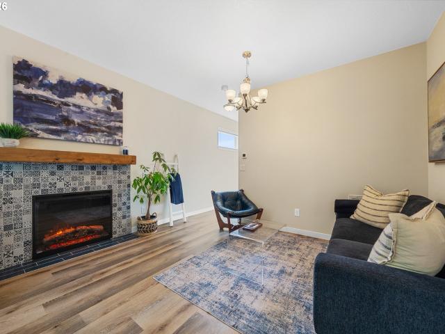 1475 emerald ln