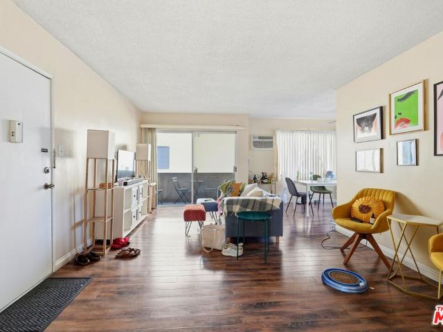 1475 S Wooster St, Unit 4, Los Angeles, CA 90035 | MLS #26646 | Compass