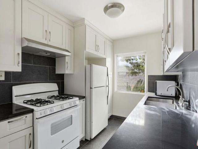 1475 S Wooster Street 3