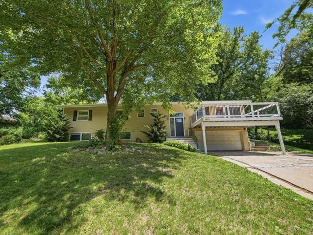 1475 Valley Dr, Burnsville, MN 55337