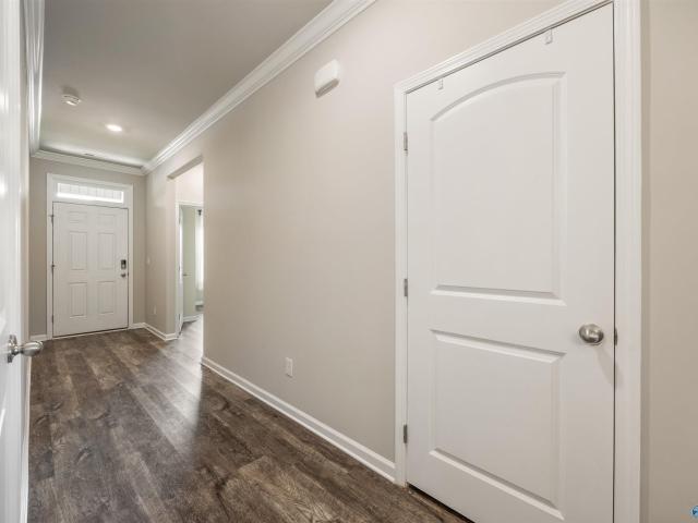 14765 London Lane