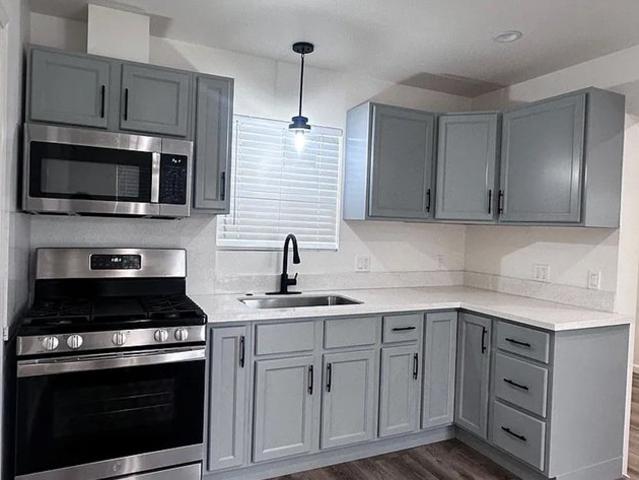 14768 San Fernando Mission Blvd, Los Angeles, CA 91345