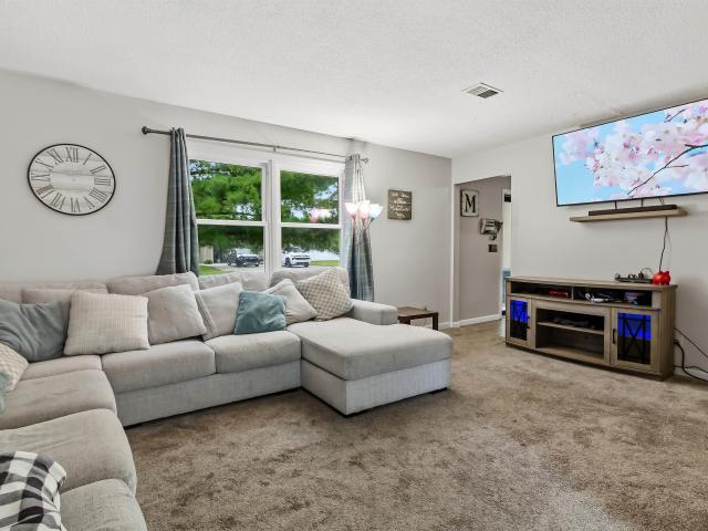 1476 N Manor Drive