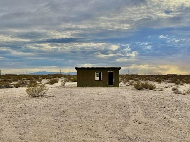 1476 Hales Dr, Joshua Tree, CA 92252