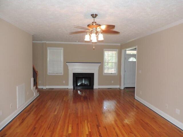 1476 Knob Hill Circle