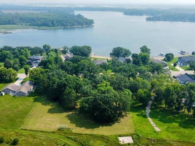 1476 Long Lake Dr, Detroit Lakes, MN 56501