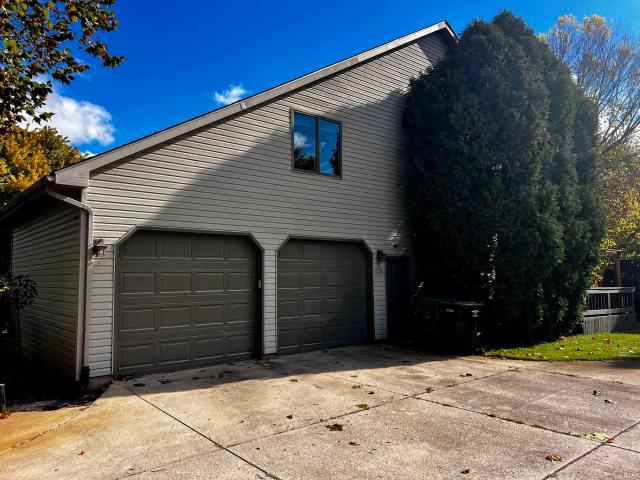 14770 Fairfield Dr, Granger, IN 46530 | MLS #202613 | Compass