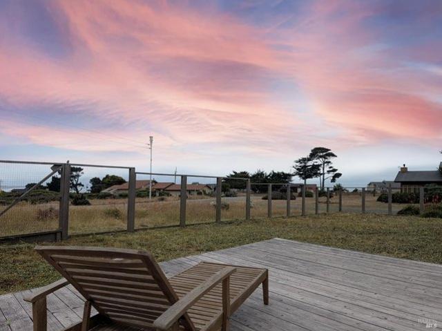 14771 Cypress Point Rd, Manchester, CA 95459