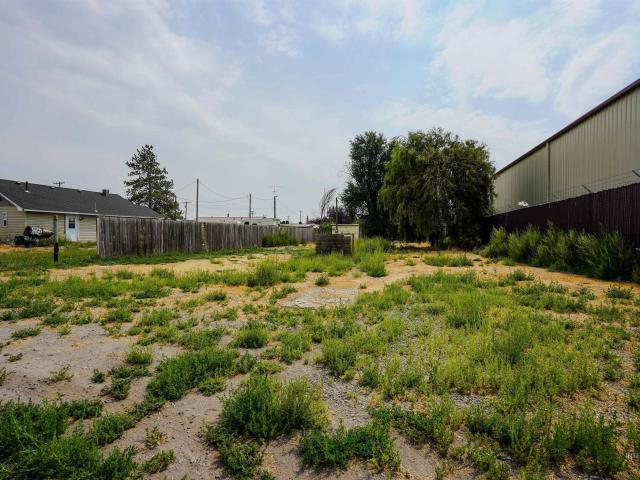 1477 E 35th