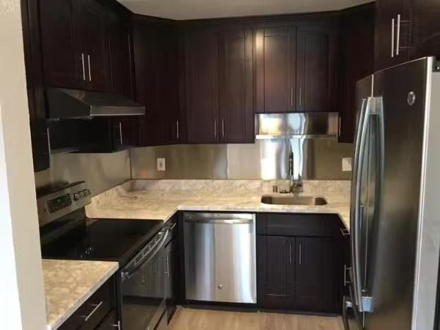 1477 Grove Ave #201, Burlingame, CA 94010