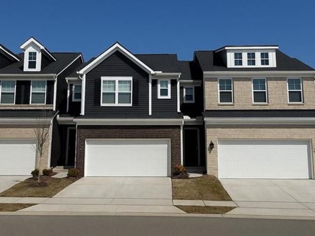 1477 Superior Dr, Milford, MI 48381
