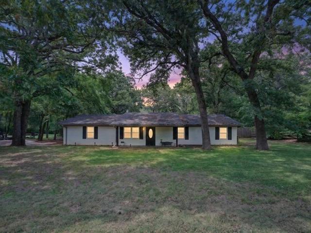 1477 Woodlawn Dr, Canton, TX 75103