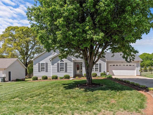 1478 Farmington Hills Dr, Conover, NC 28613 | MLS #261134 | Compass