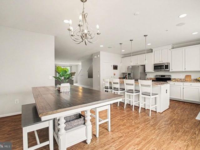 14798 Mason Creek Cir, Woodbridge, VA 22191