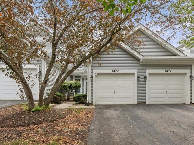 1479 Walnut Hill Ave, Saint Charles, IL 60174