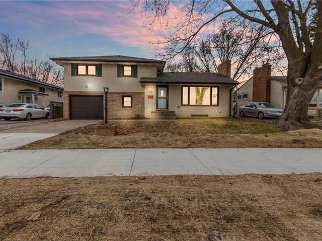 1479 Winthrop St N, Saint Paul, MN 55119