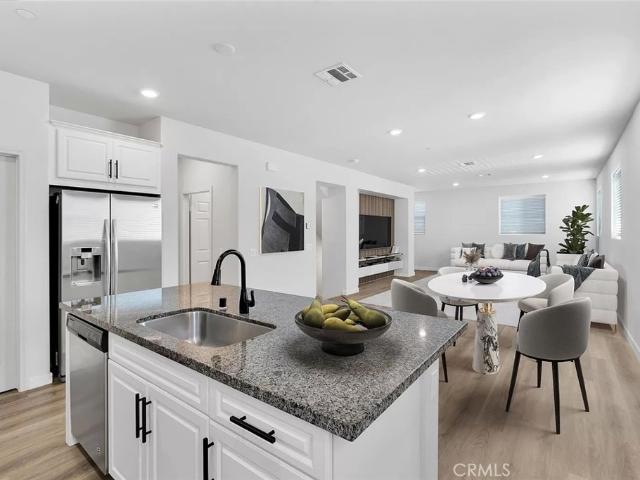 14700 Sherman, Van Nuys, CA 91405 | MLS #TR26101 | Compass