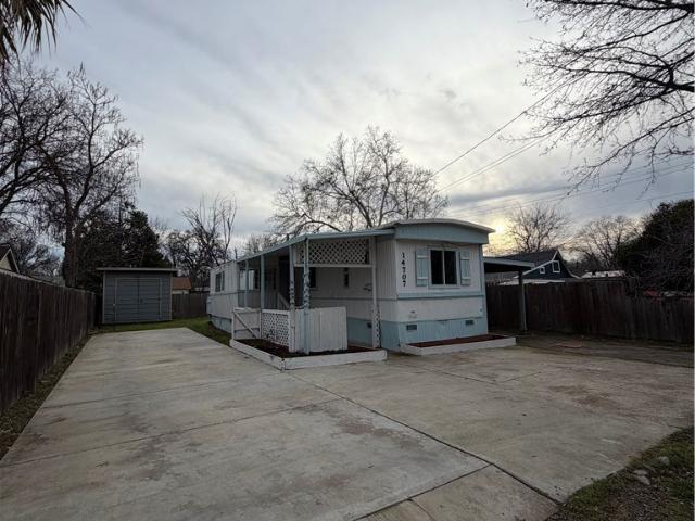 14707 Walnut Avenue